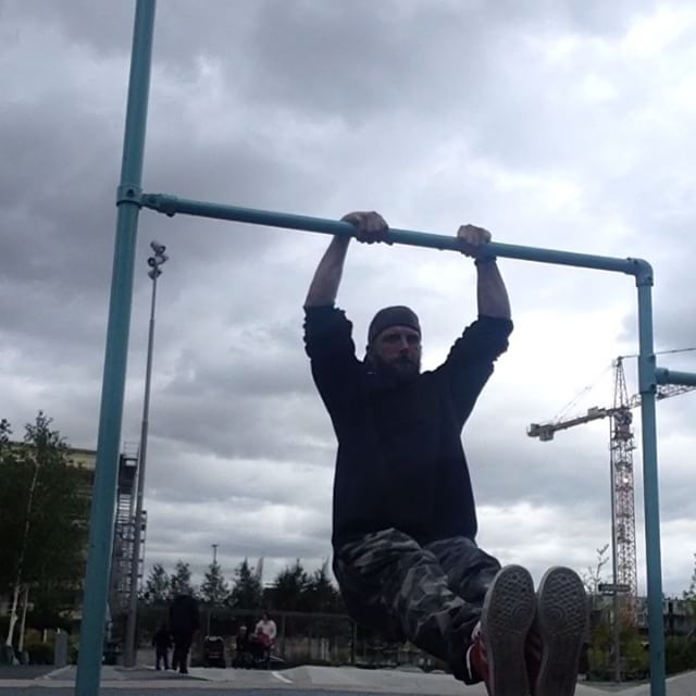 Getting over the bar! – 4 Muscle Up Variations to Master - Bodyweight ...